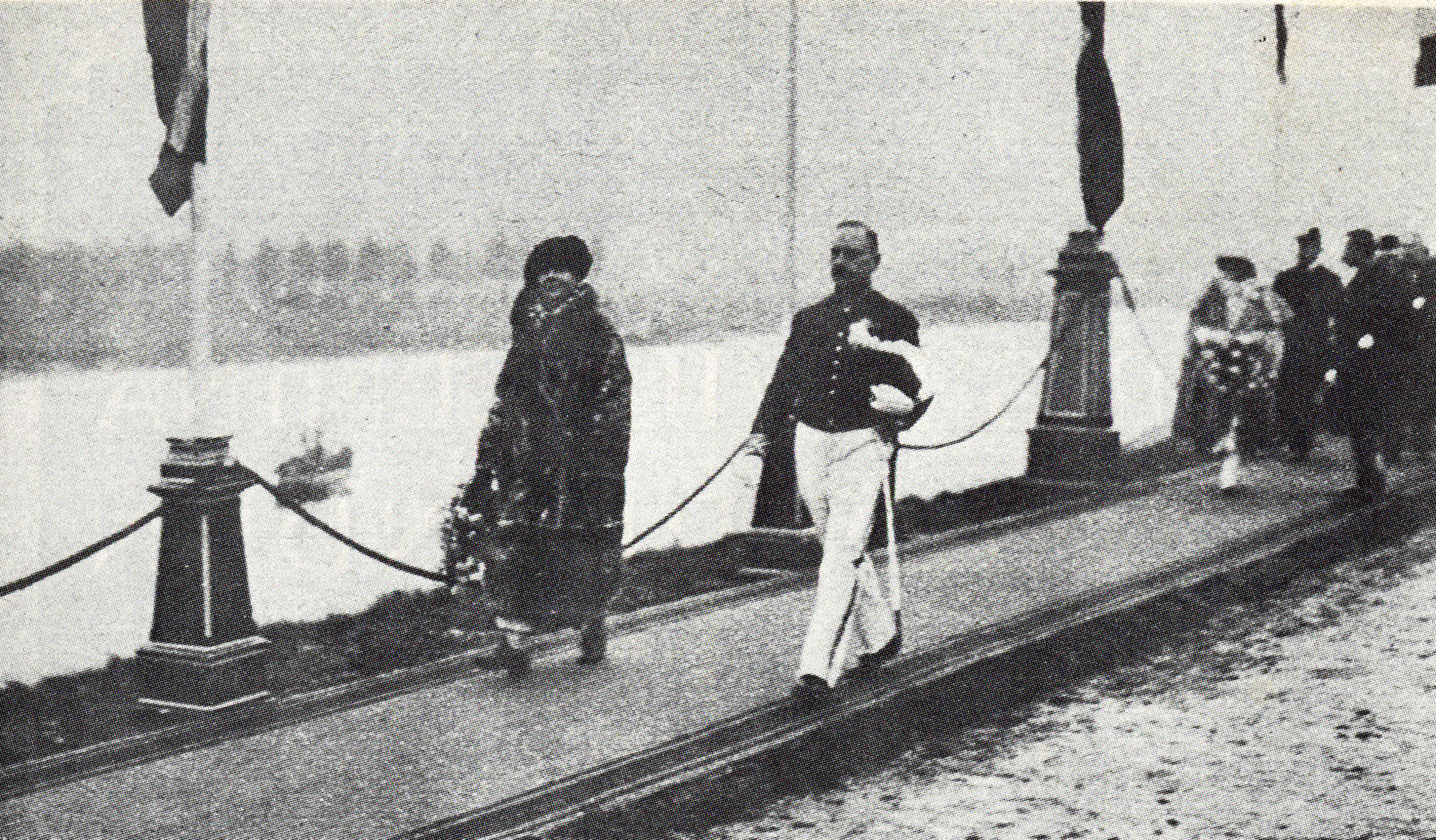 HALLO HISTORIE: Koninklijk bezoek aan de stuw van Linne | HALLO Online